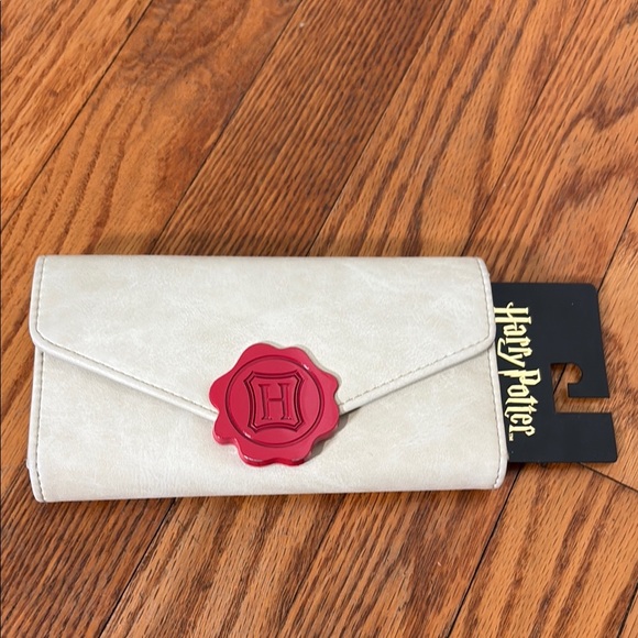 Warner Bros. | Bags | Harry Potter Hogwarts Letter With Crest Seal ...